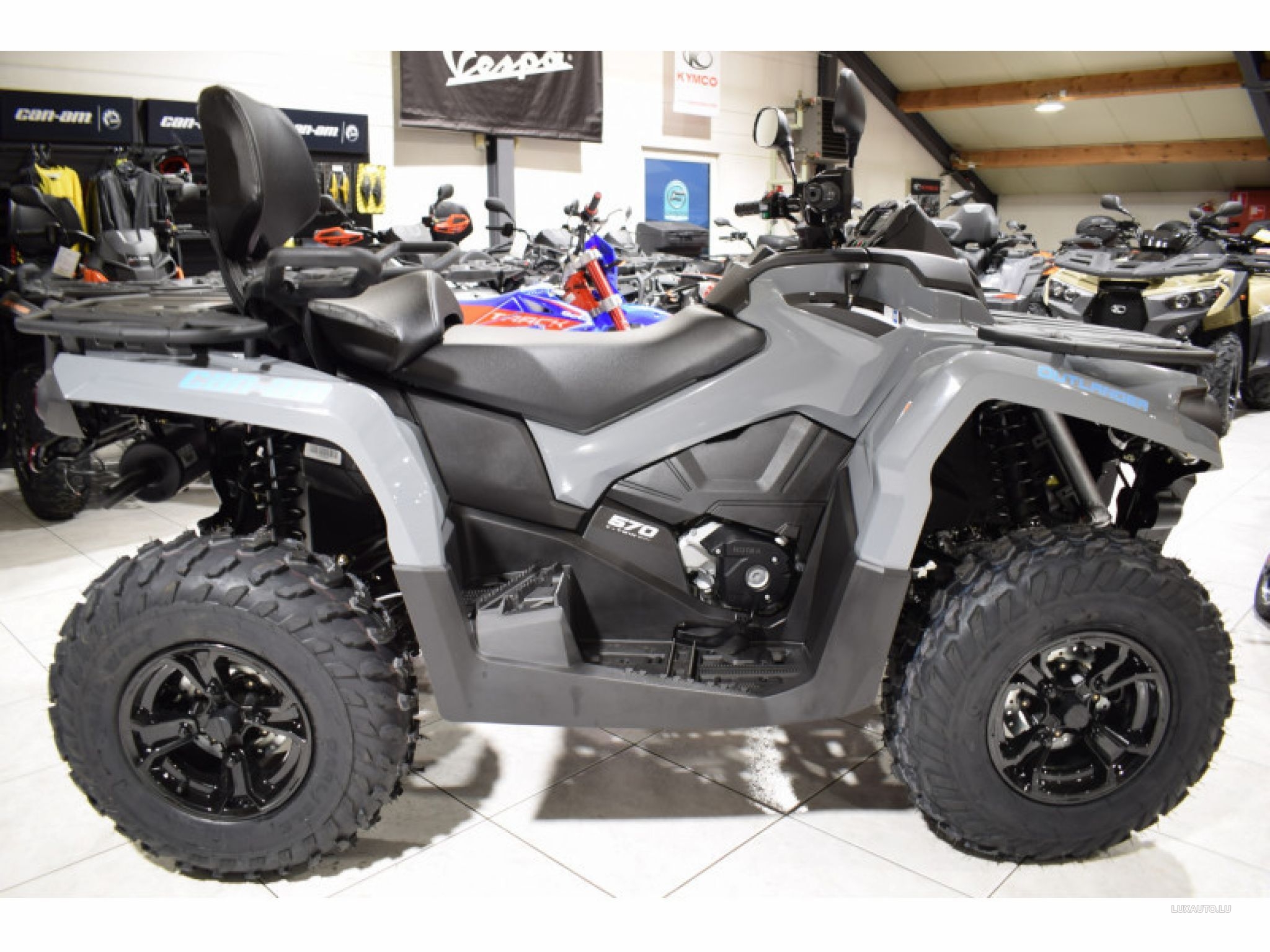 Can-Am Outlander Max 570 DPS 4x4 Gris d'occasion, moteur Essence et ...