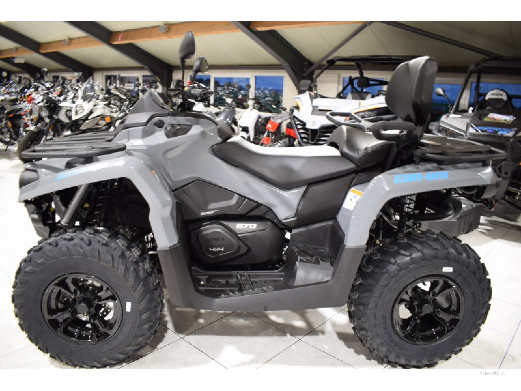 Can-Am Outlander Max 570 DPS 4x4 Gris d'occasion, moteur Essence et ...