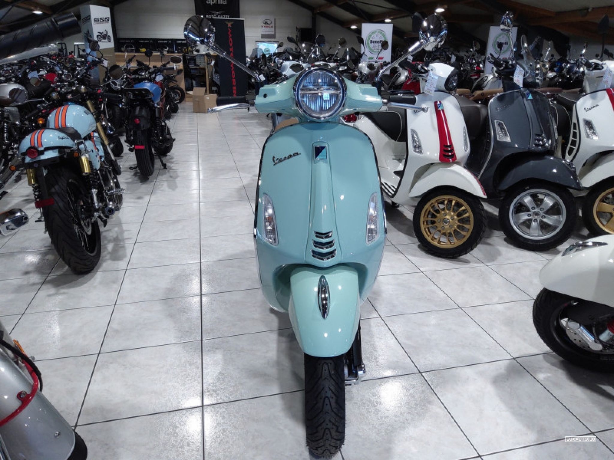 Vespa Primavera 50 Vert d'occasion, moteur Essence et boite Automatique ...