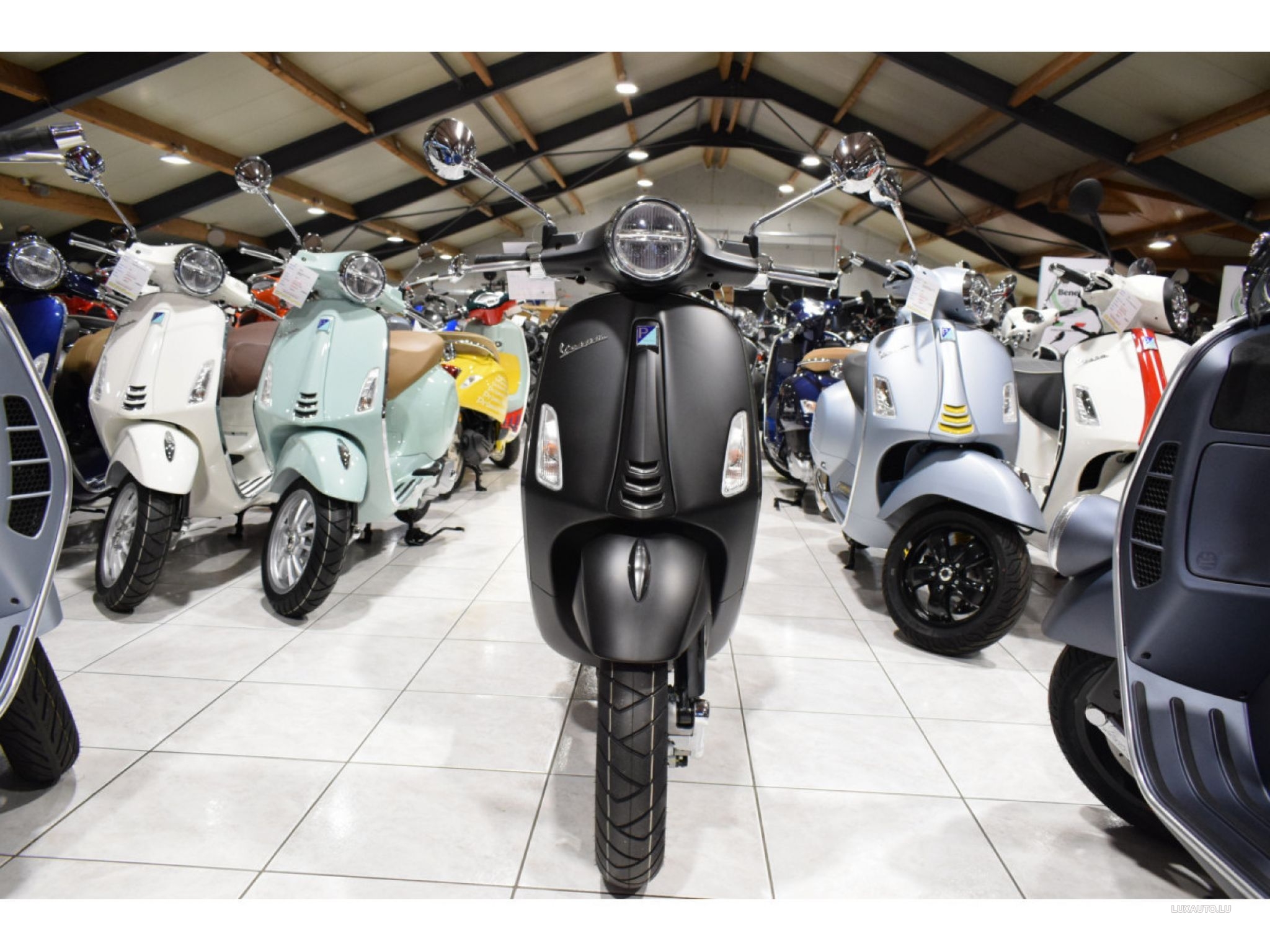 Black Vespa Primavera S Noir Matte used, fuel Petrol and Automatic ...